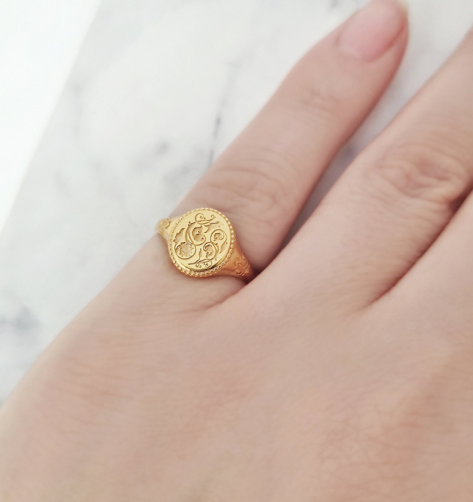 18K 14K 9K Flower Signet Ring, Floral Wreath Signet Ring, Solid Gold ...