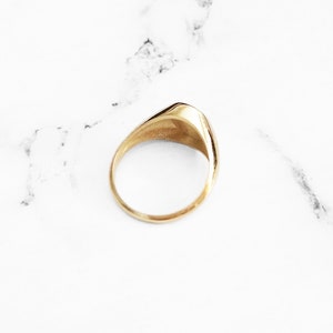 18K 14K Oval Signet Ring, Solid Gold Signet Ring, Gold Pinky Ring, 9K Gold Chevalier Ring ...