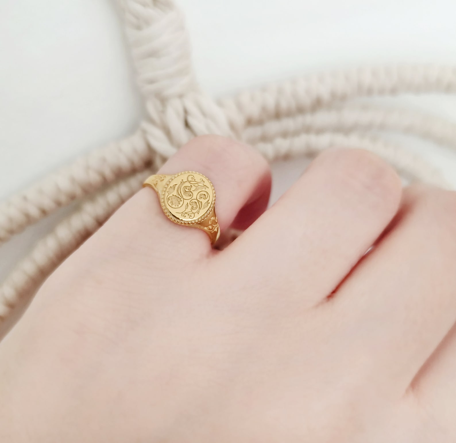 18K 14K 9K Flower Signet Ring, Floral Wreath Signet Ring, Solid Gold ...