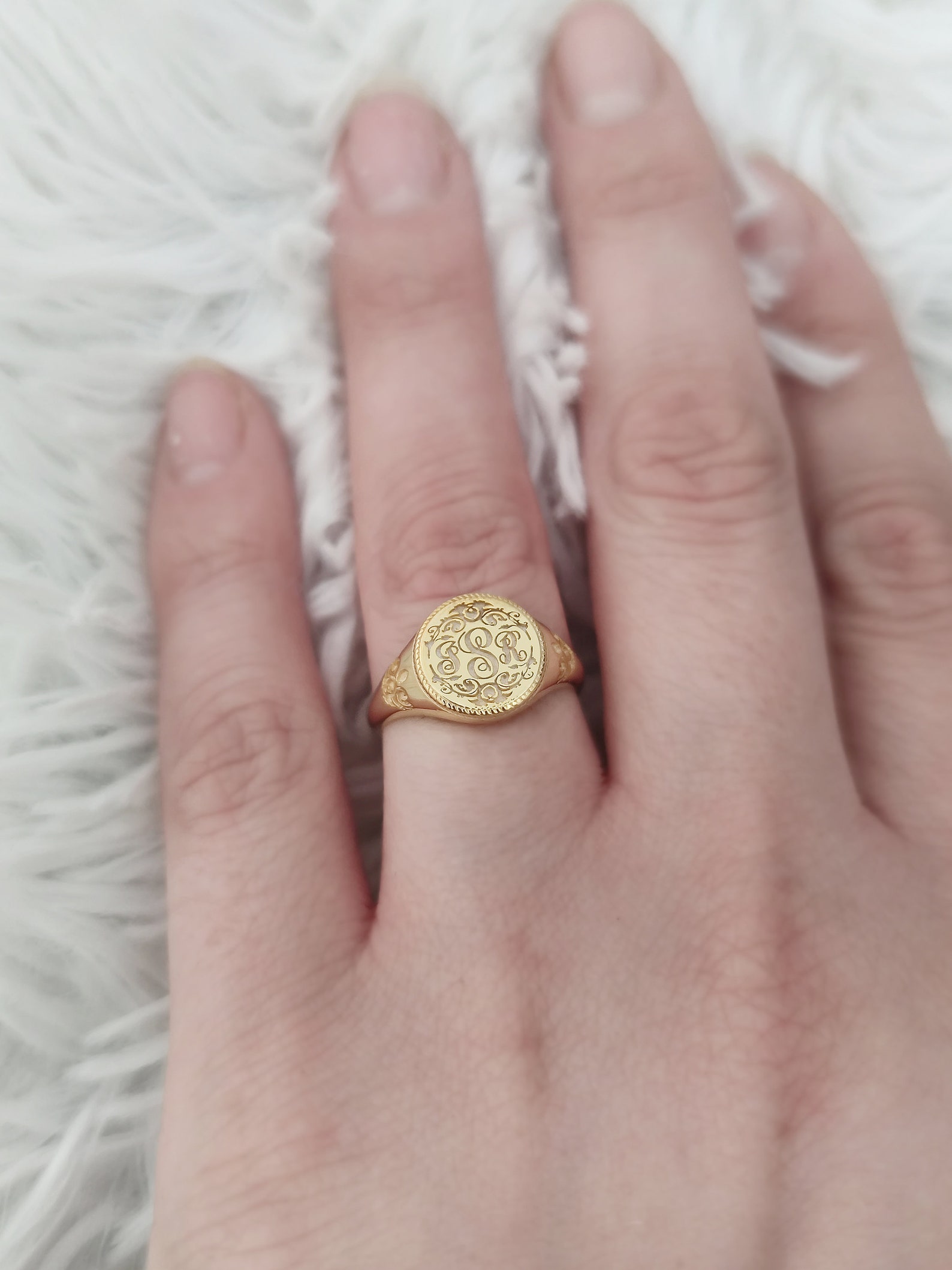 18K 14K 9K Personalized Flower Signet Ring, Floral Wreath Signet Ring, Solid Gold Signet Pinky ...