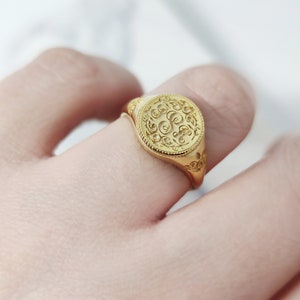 18K 14K 9K Personalized Flower Signet Ring, Floral Wreath Signet Ring ...