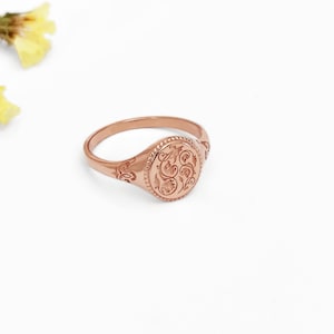 18K 14K 9K Flower Signet Ring, Floral Wreath Signet Ring, Solid Gold ...