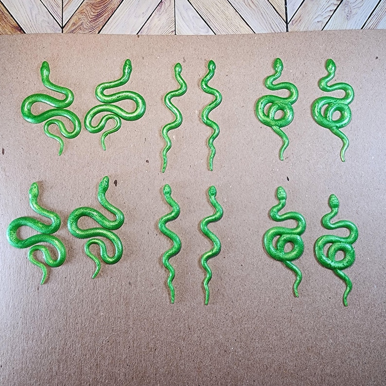 Set of 12 Green Flexible Resin Snake Charms | Journal & Mixed Media ...