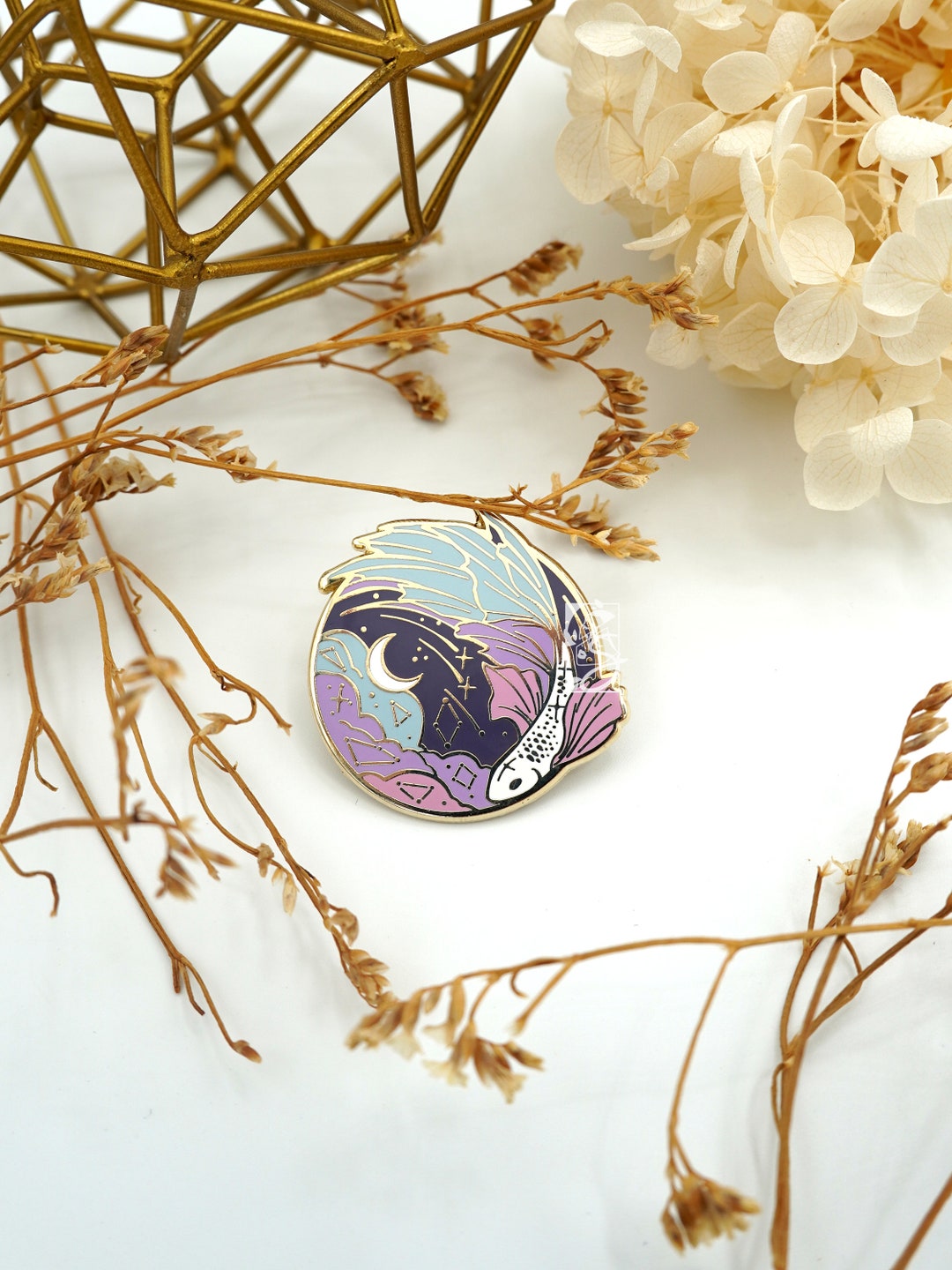 Comet Betta Fish | Sealestial Collection | Cosmic Marine Animal Art Pin - Etsy