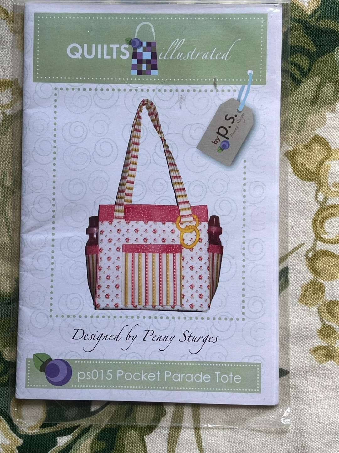 Pocket Parade Tote Sewing PATTERN Ps015 - Quilts Illustrated, Designed ...