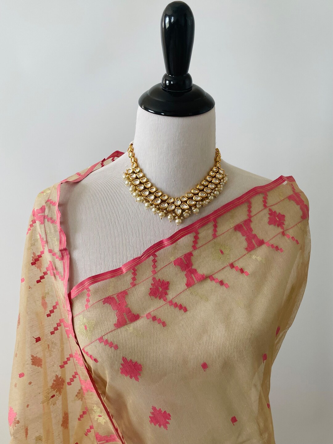 Authentic Dhakai Jamdani Muslin Saree | Beige and Pink | Gold and Pink ...