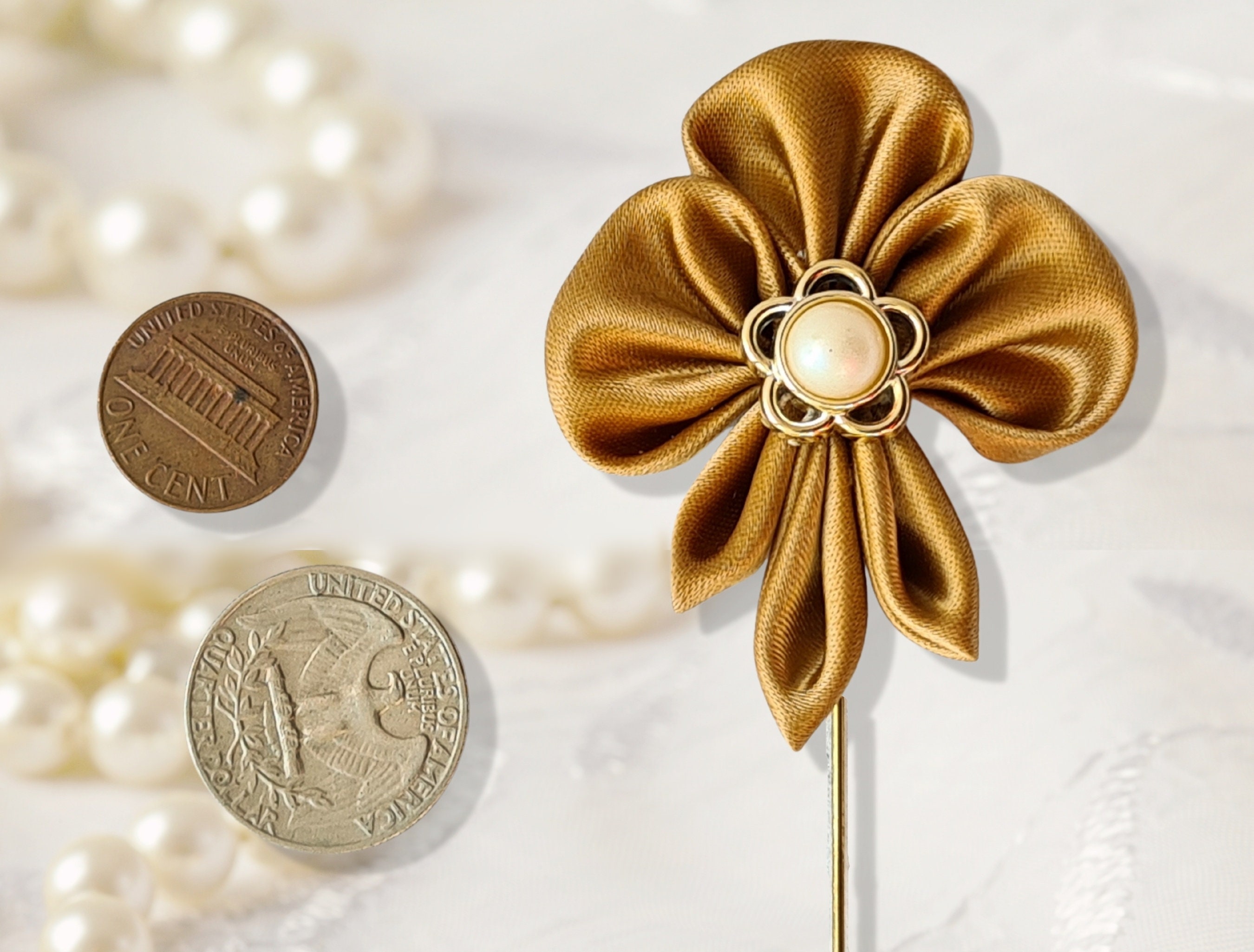 Épinglette de boutonnière pour hommes : motif fleur de lys, cadeau de ... Épinglette de boutonnière pour hommes : motif fleur de lys, cadeau de ...
