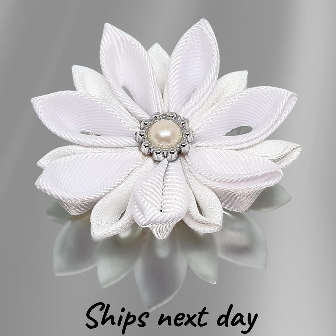 White Flower Lapel Pin for Men Wedding Buttonhole Boutonniere Groomsmen ...