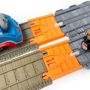 Trainlab Thomas and Friends Take-n-play to Old Trackmaster (2009 Brown ...