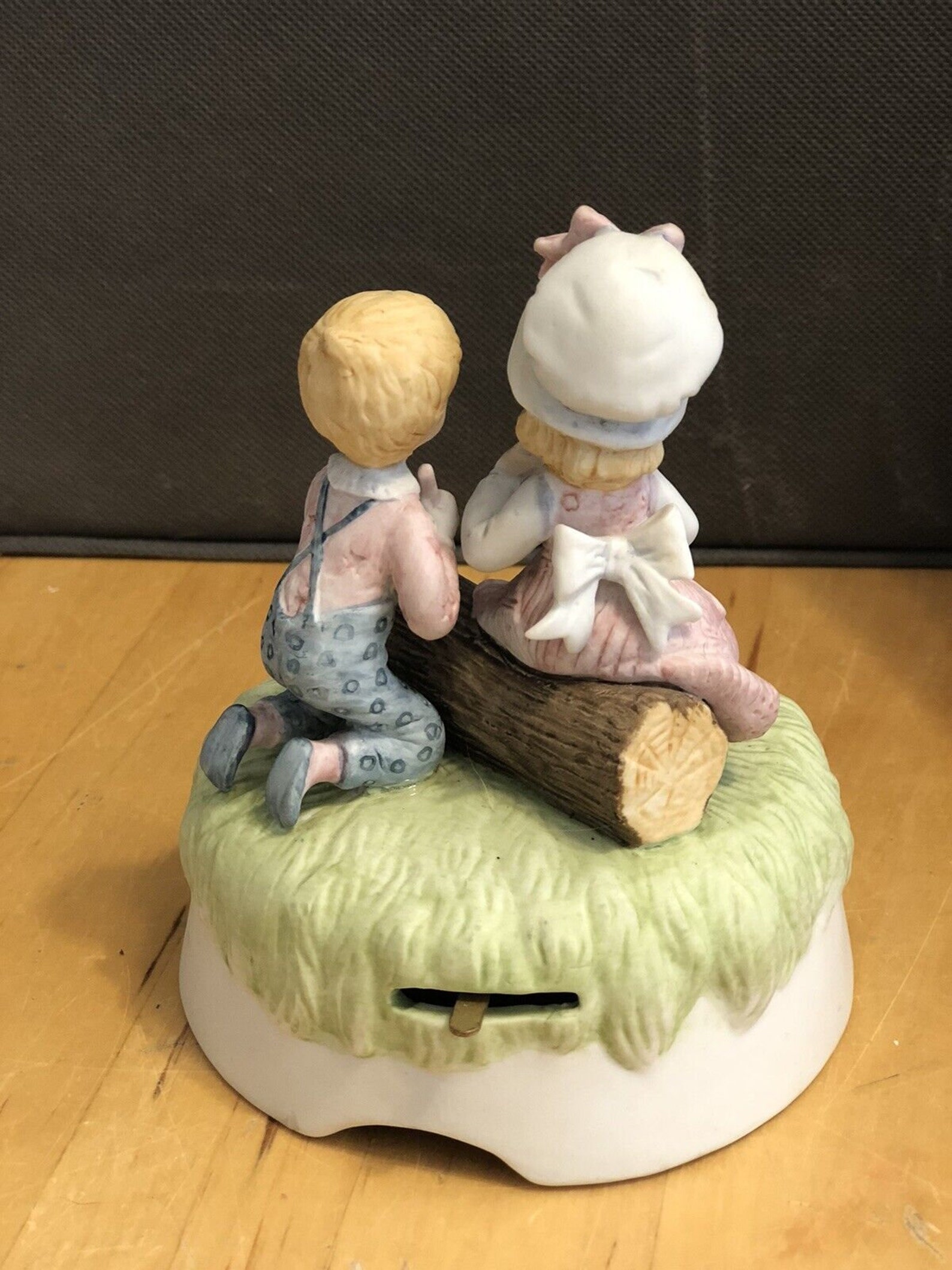 Vintage LEFTON Hand Painted Ceramic Music Box Boy and Girl #00328 - Etsy