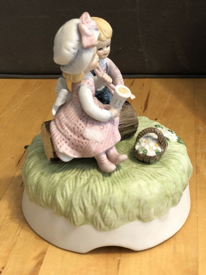 Vintage LEFTON Hand Painted Ceramic Music Box Boy and Girl #00328 - Etsy