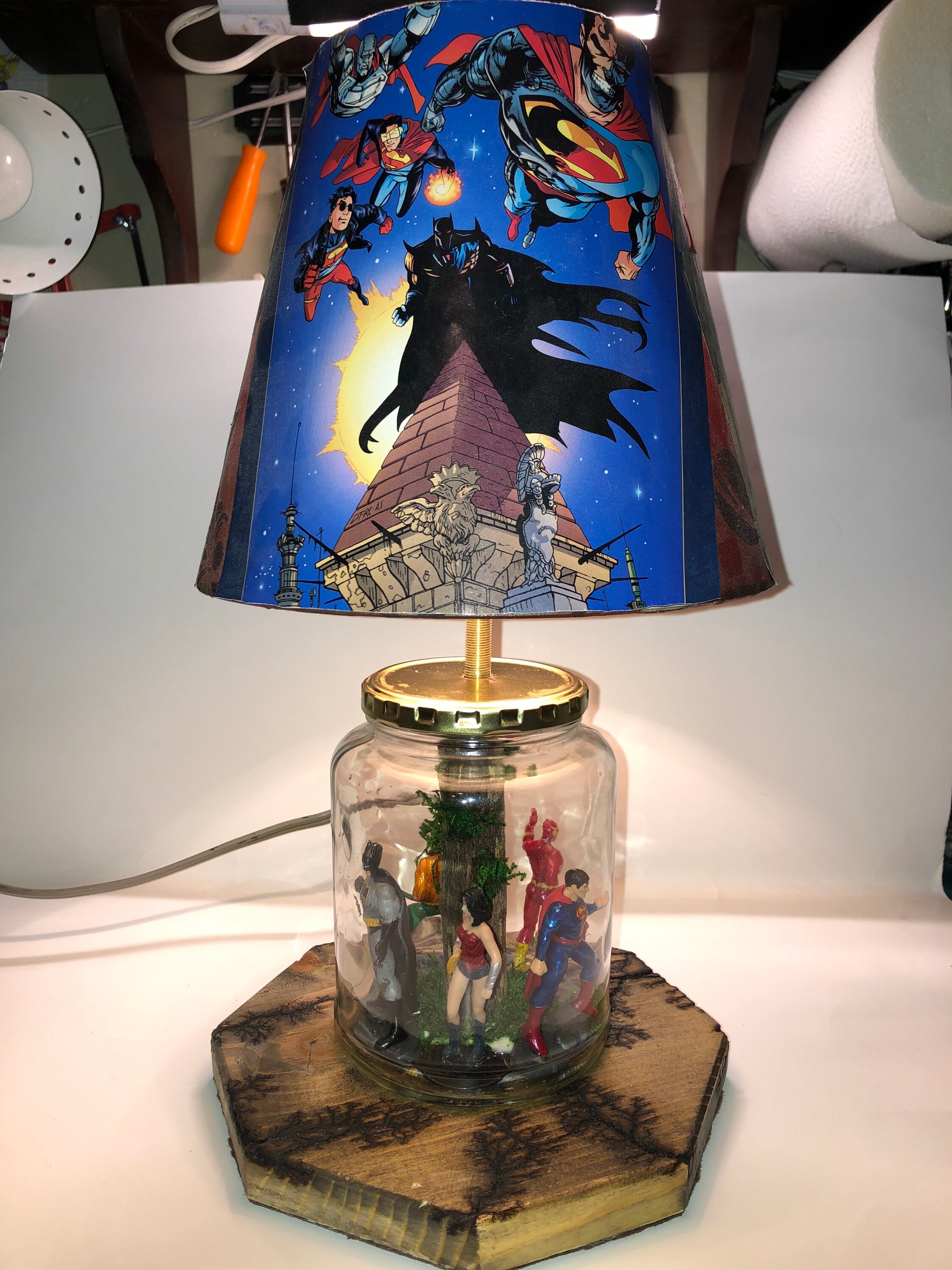 Justice league display lamp