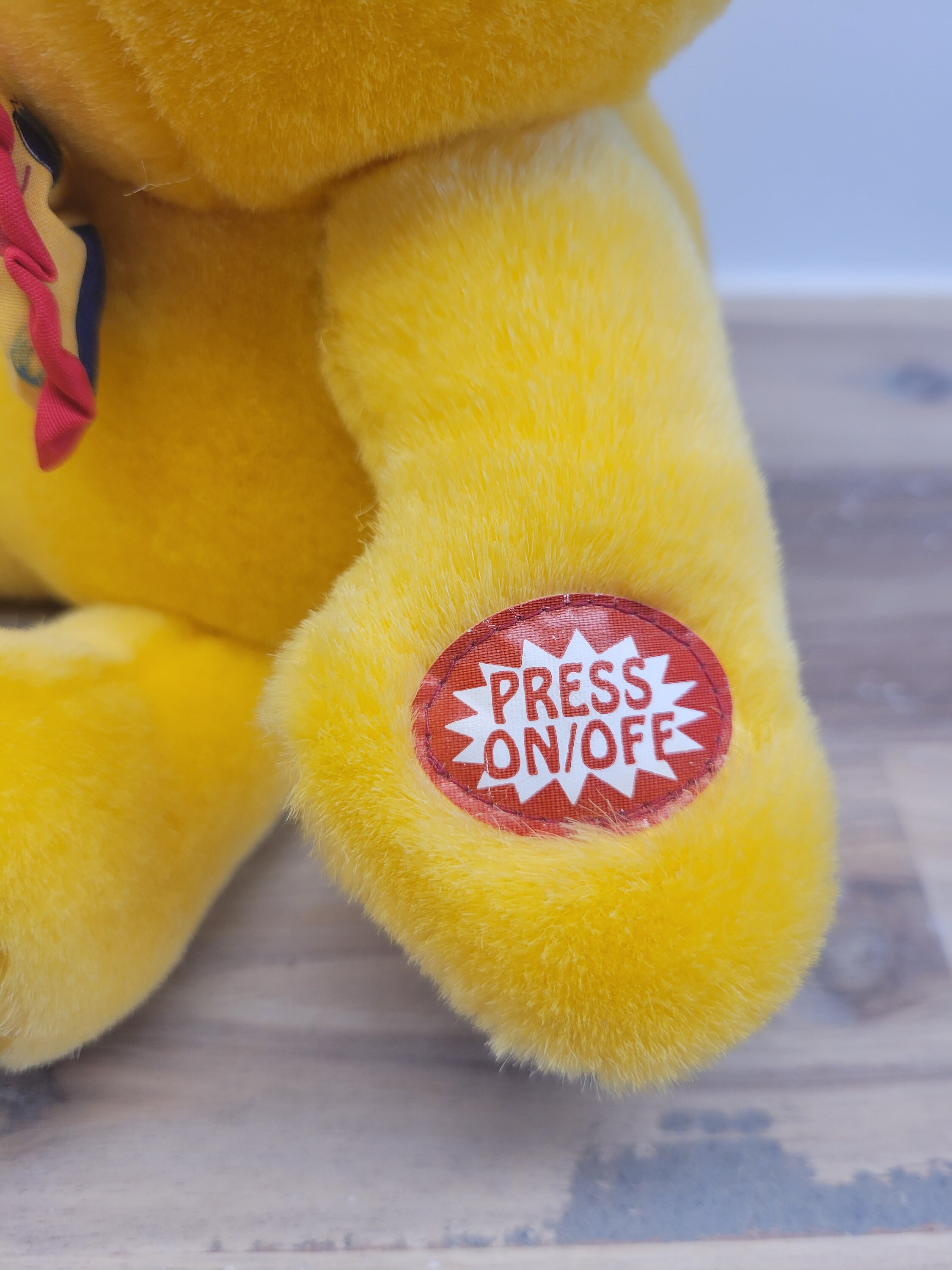 Vintage 1990s Dan Dee Sunshine Yellow Battery Operated Happy Face ...