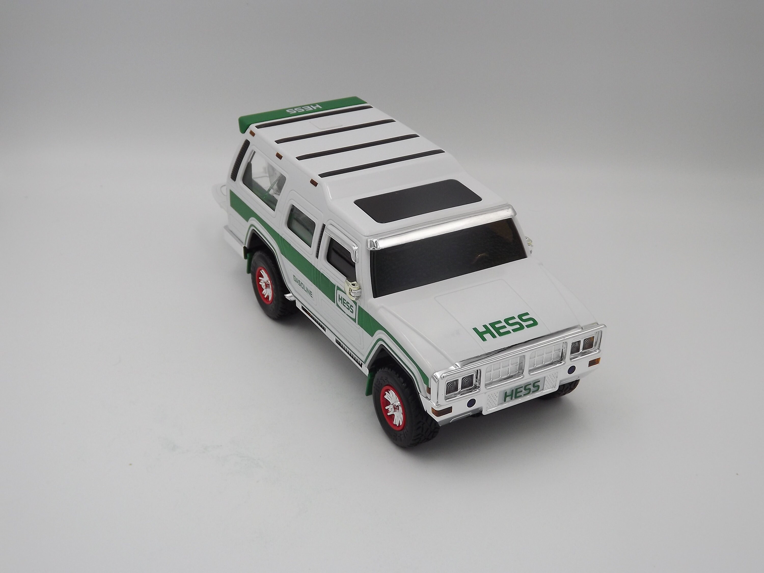 Rare 2004 Hess Truck Retired New in Box Sport Utility Vehicle With 2 ...