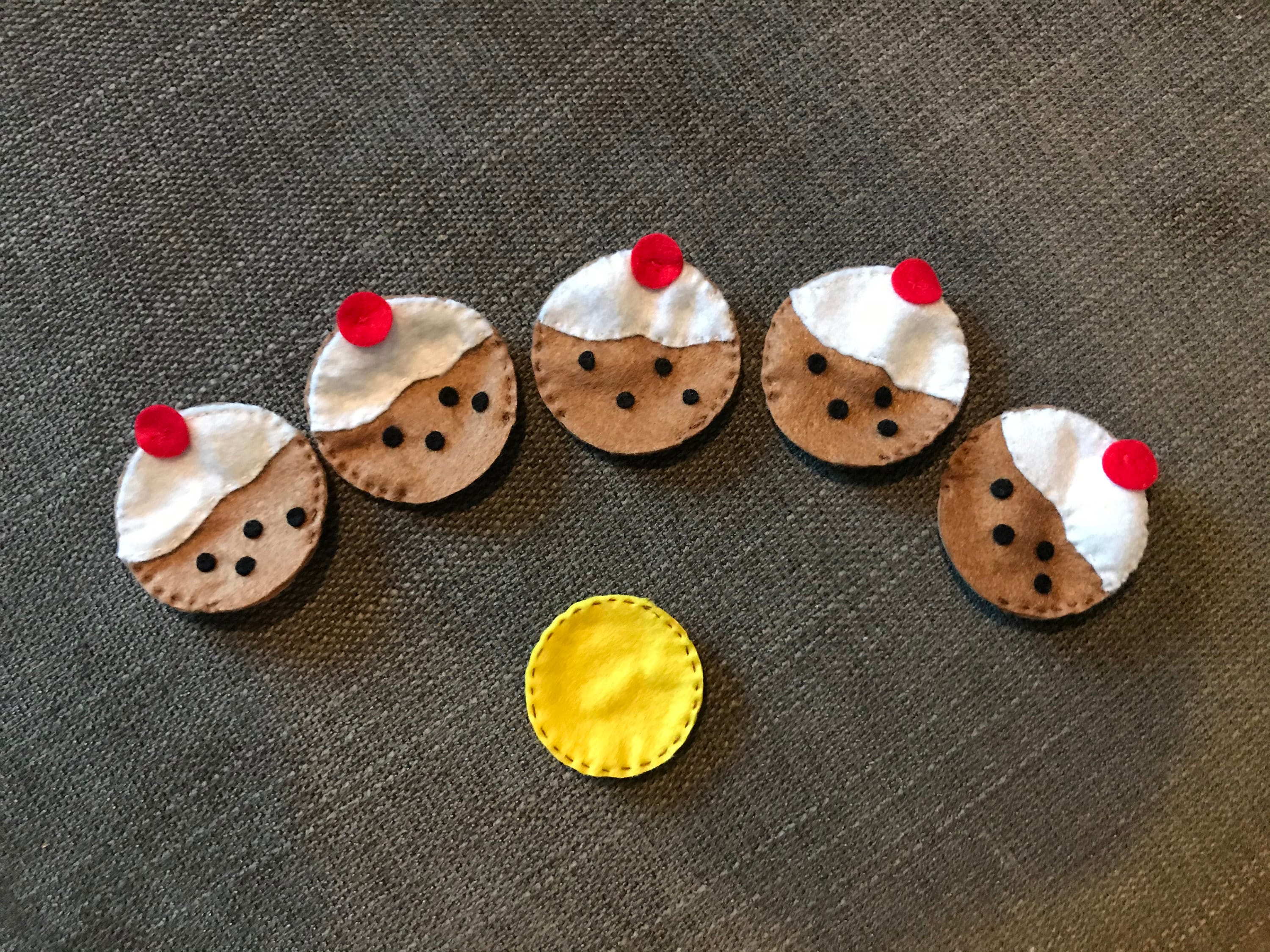 Five Currant Buns in a Bakers Shop Finger Puppets , Nursery Rhymes ...