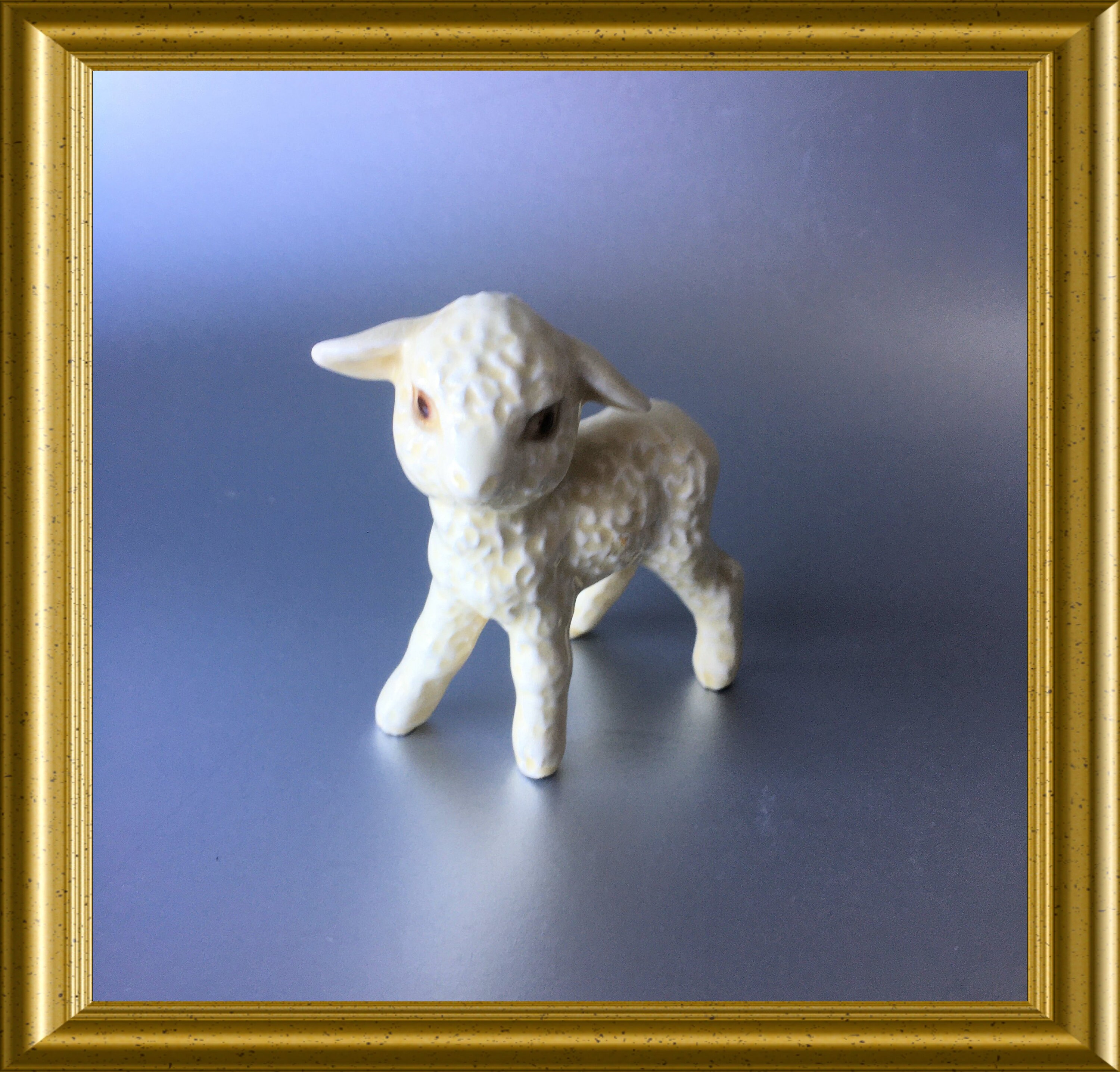 Vintage porcelain Goebel figurine : sheep, lamb