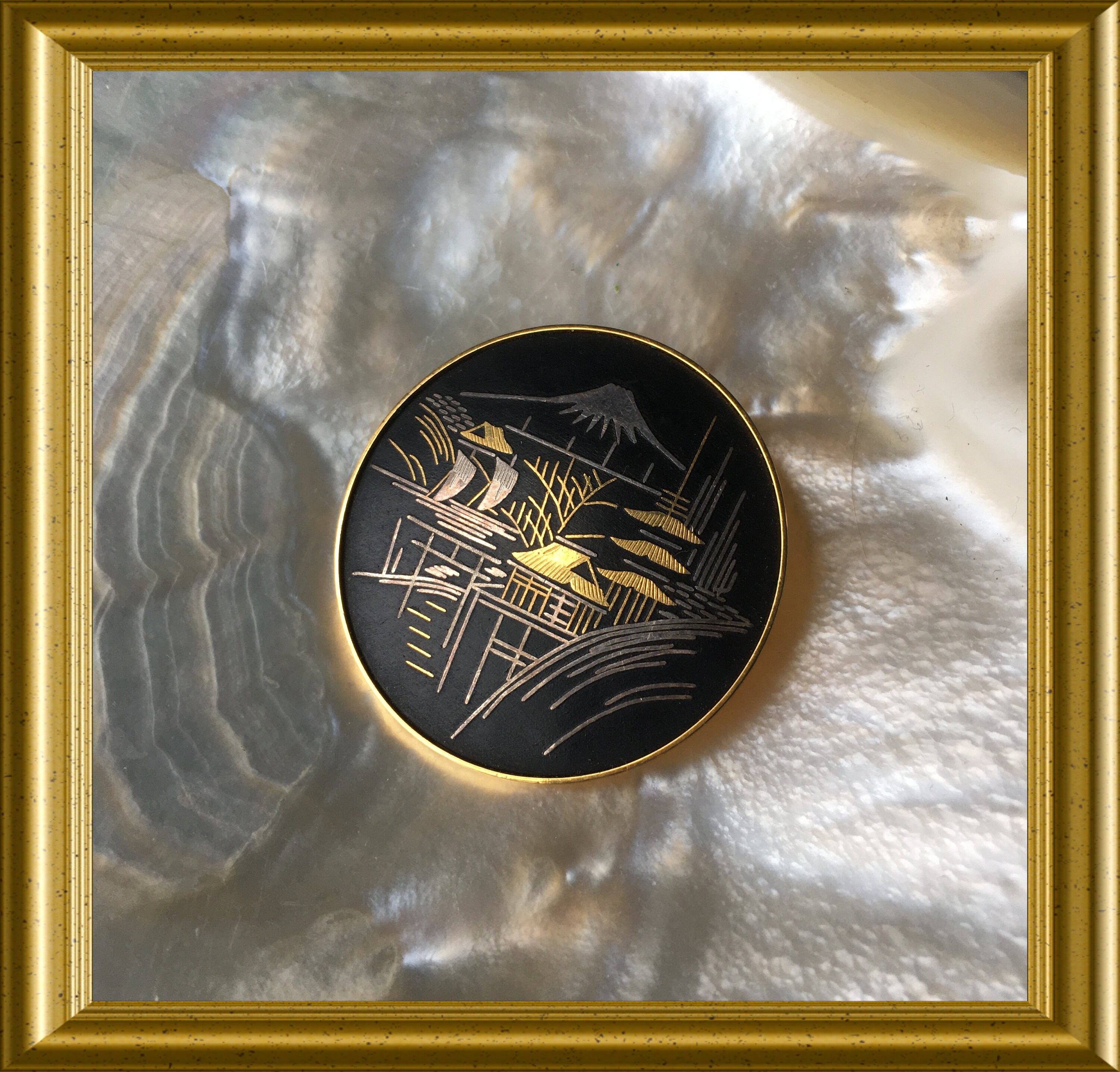 Japanese Damascene pin brooch: silver and gold inlay, Amita