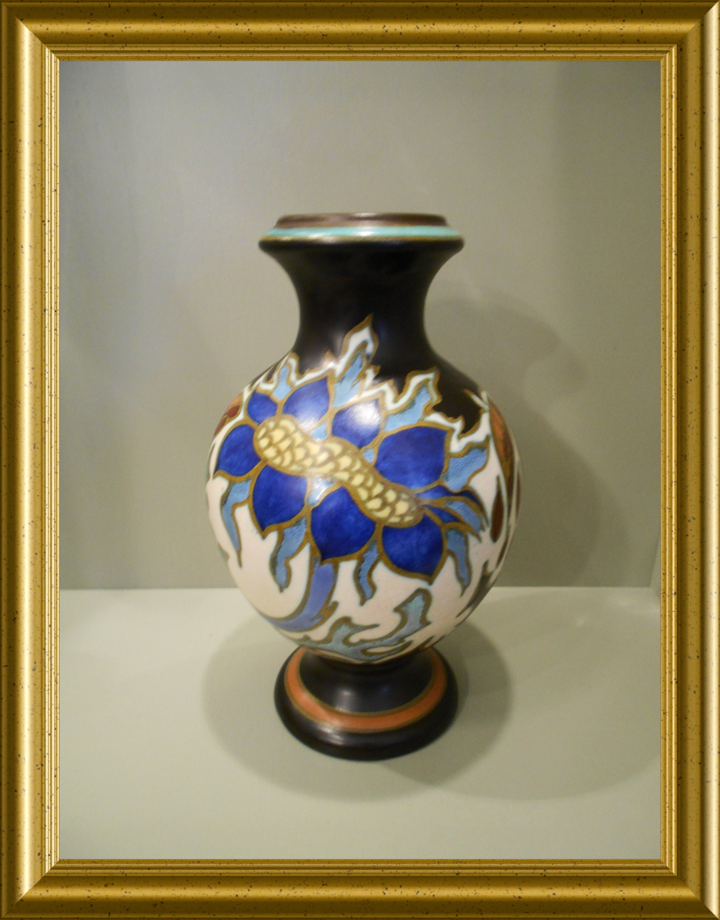 Beautiful handpainted art pottery vase, PZH Gouda