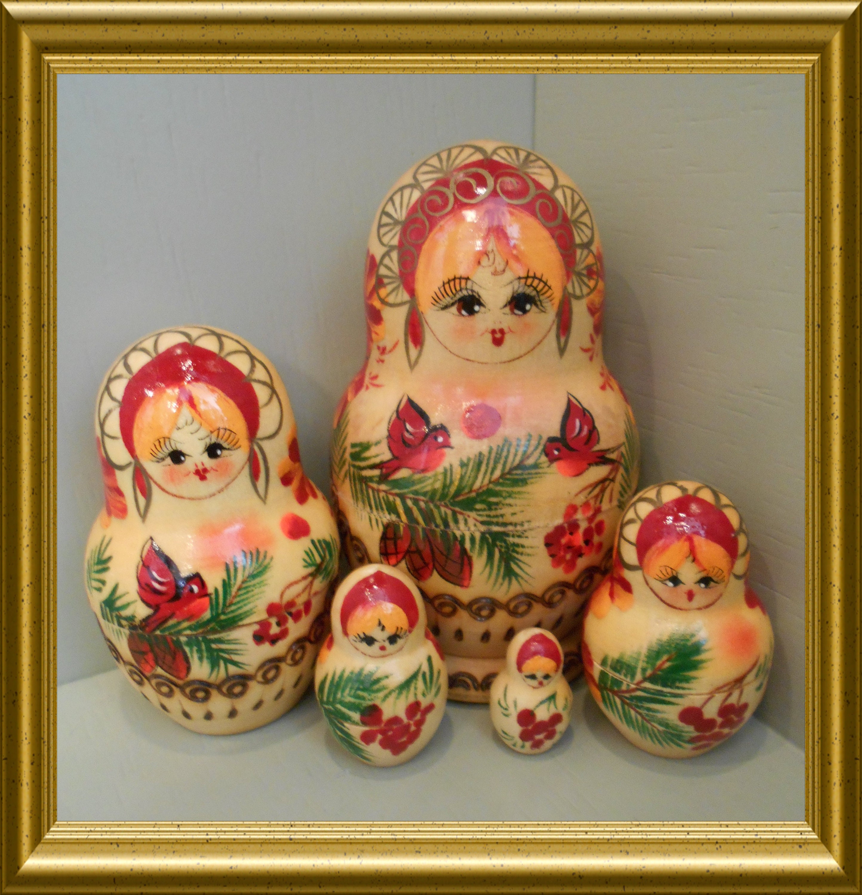 Lovely vintage matrioshka, Russian wooden nesting dolls