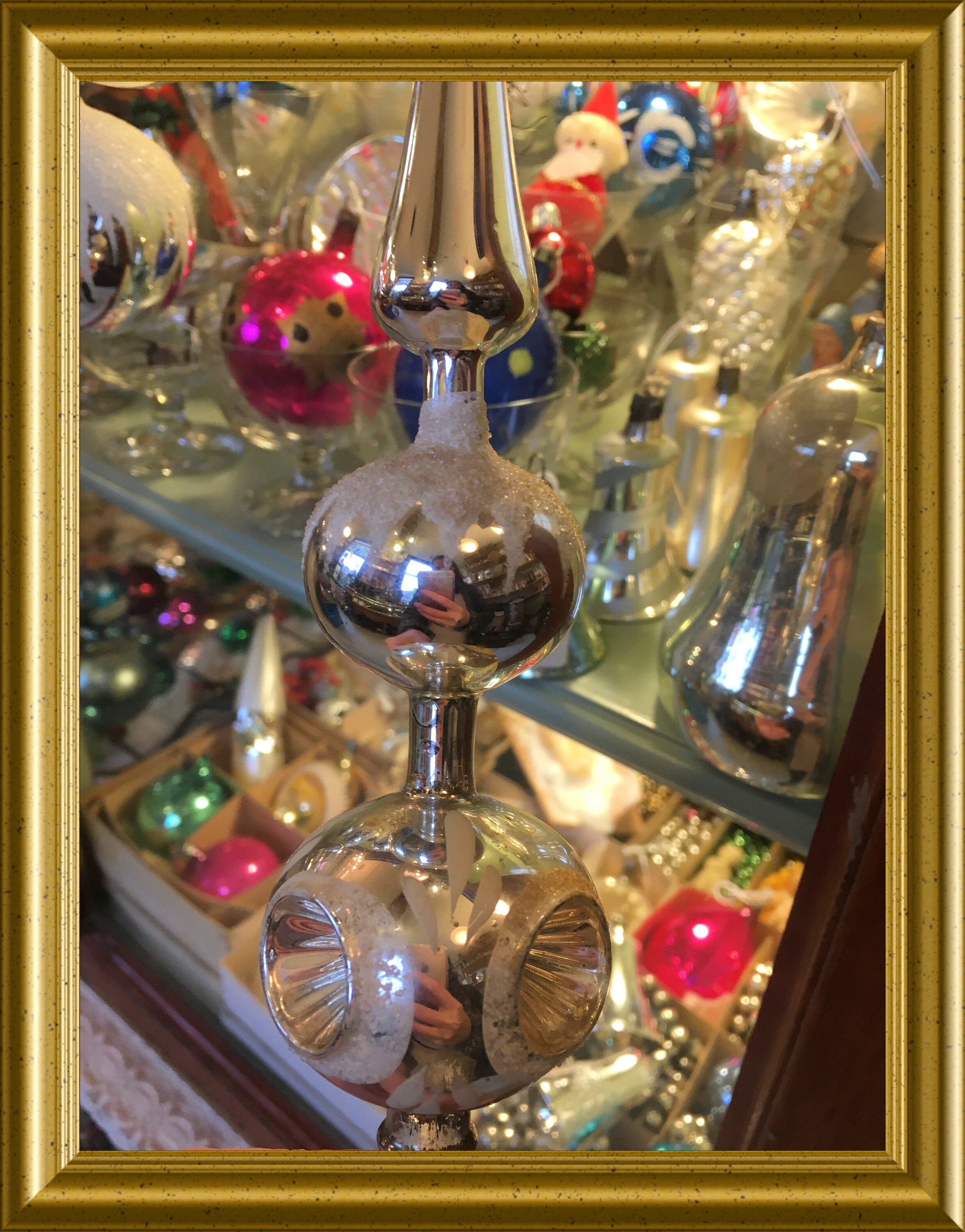 Vintage glass tree topper with 3 indents