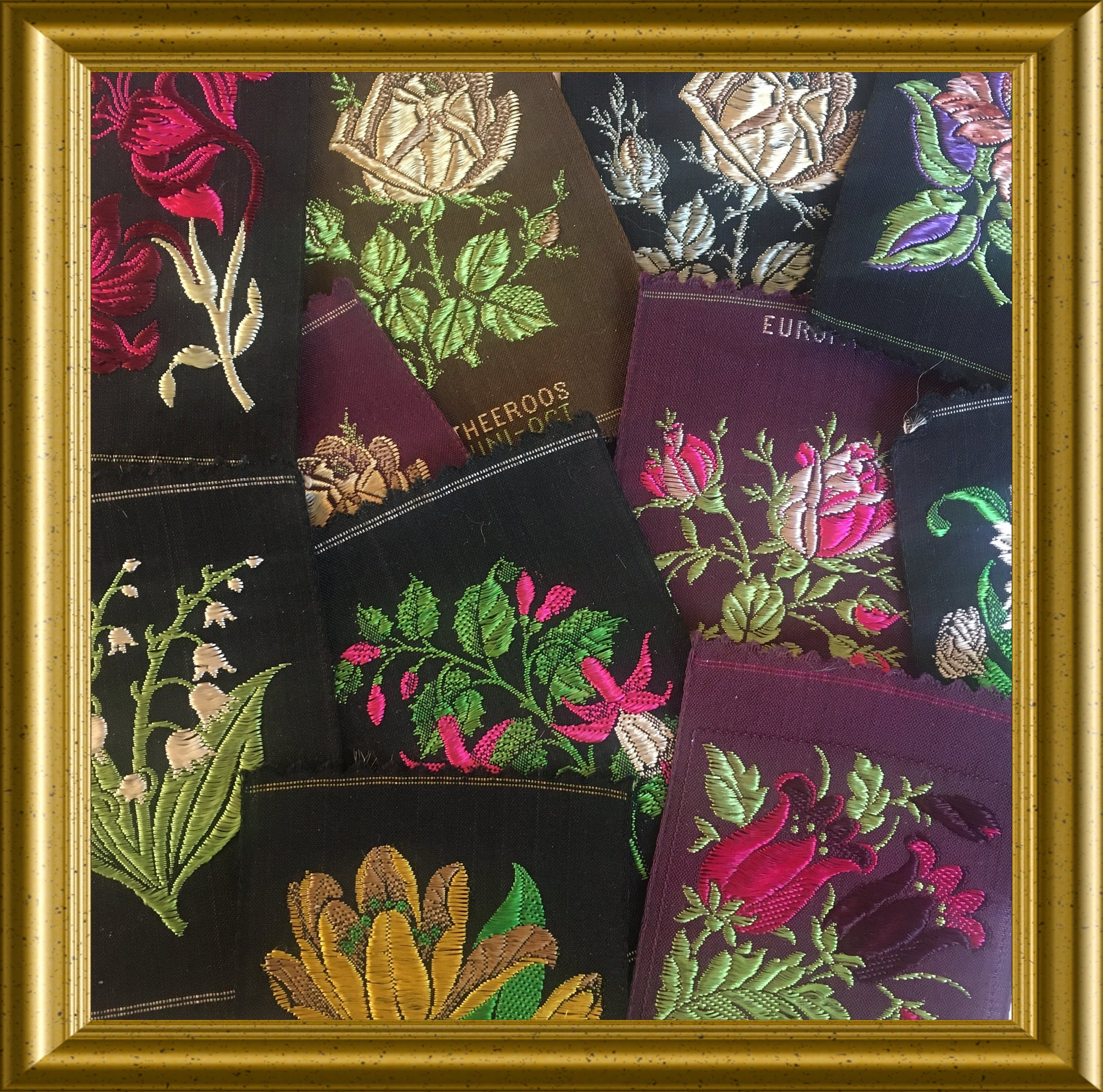 Vintage woven silk tobacco patch: Turmac, flower rose