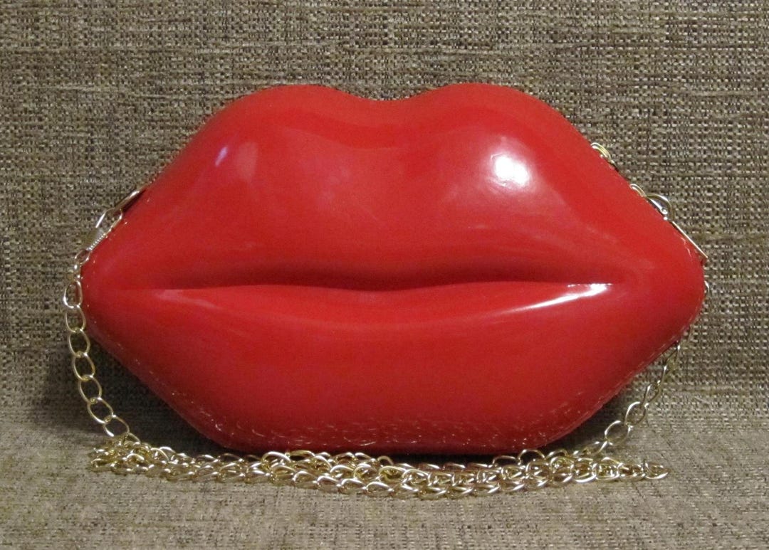 Bag Red Lips Purse Cross Body Gold Chain Shoulder Strap Unique Shoulder ...