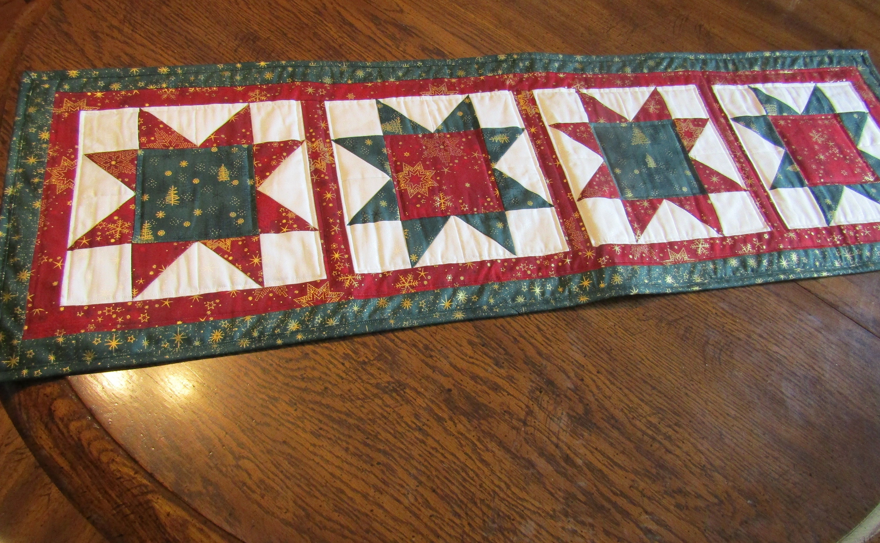 Christmas Star Table Runner Pattern PDF by Simpson Designs - Etsy