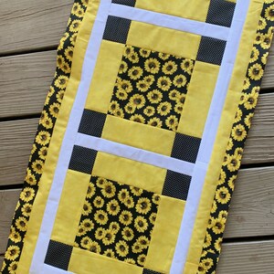 Bright Sunflower Table Runner Quilt Kit by Simpson Designs Studio - Etsy