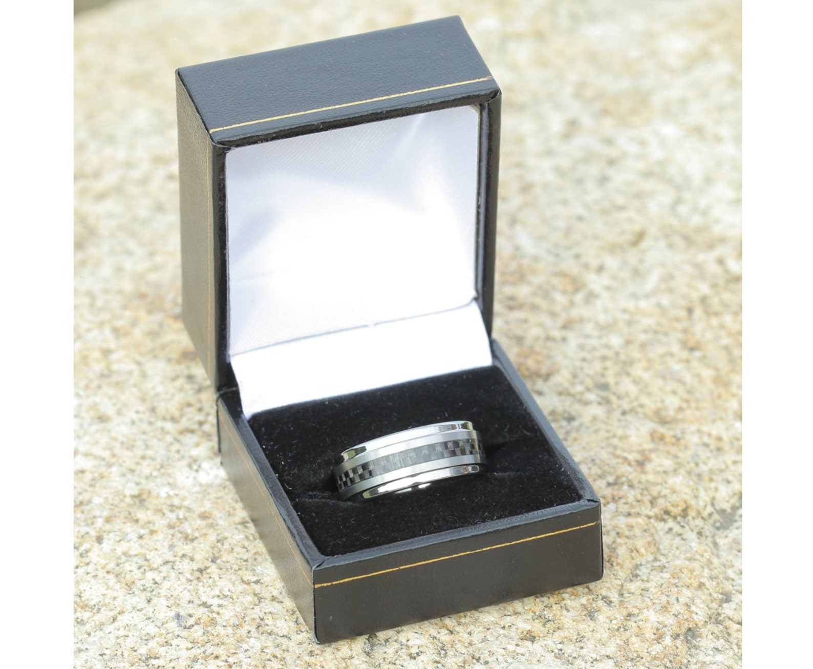 Carbon Fiber Tungsten Wedding Band: Silver Brush Finish, Comfort Fit ...