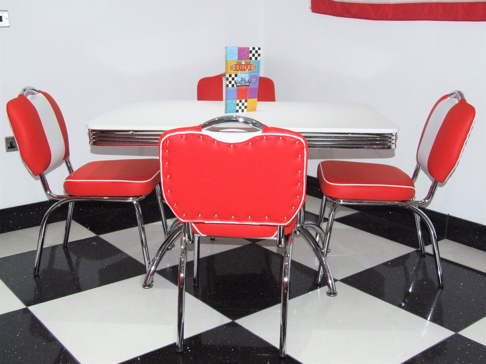 American Diner Furniture 50s Style Retro White Booth Table and 4 Red ...