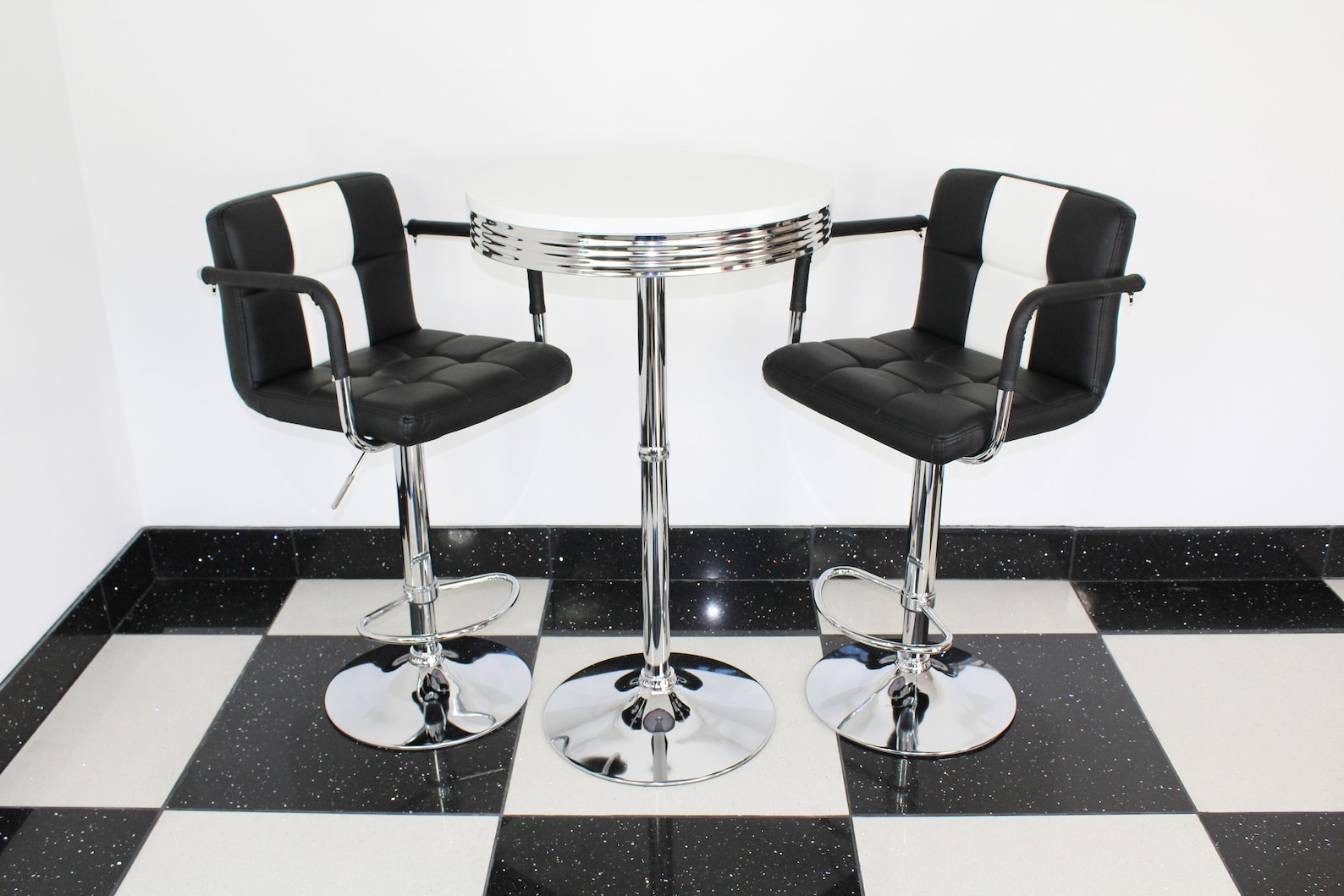 American 50s Diner Furniture Retro Style Bistro Table and 2 Black ...
