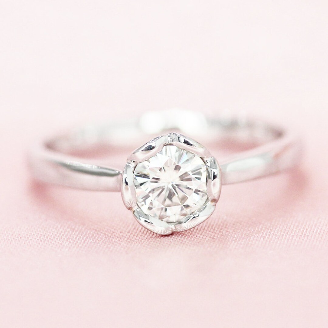 Unique Flower Design Engagement Ring C&C Forever Classic Round ...