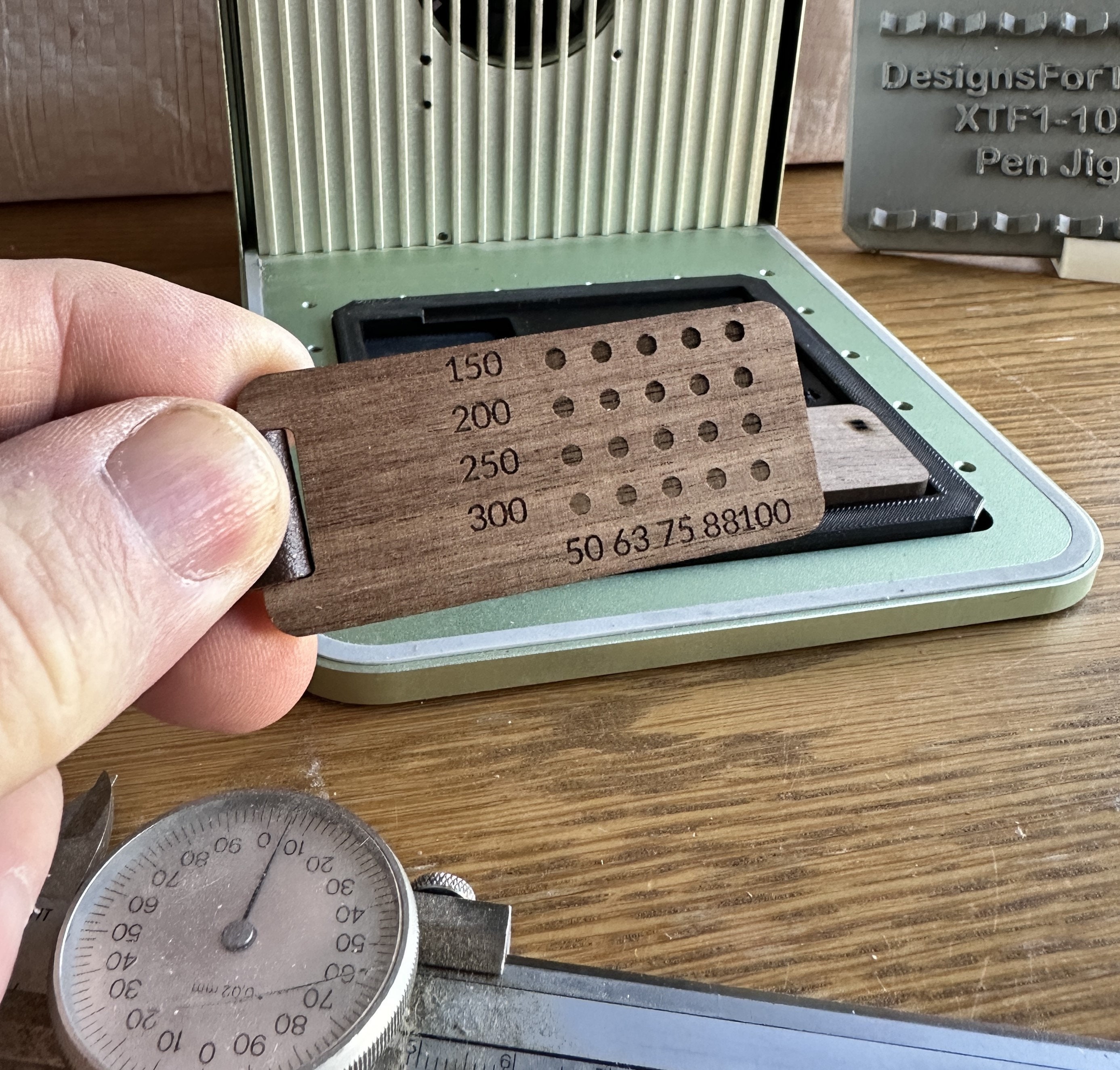 XTOOL F1 Jig/fixture for Wooden Key Tags - Etsy