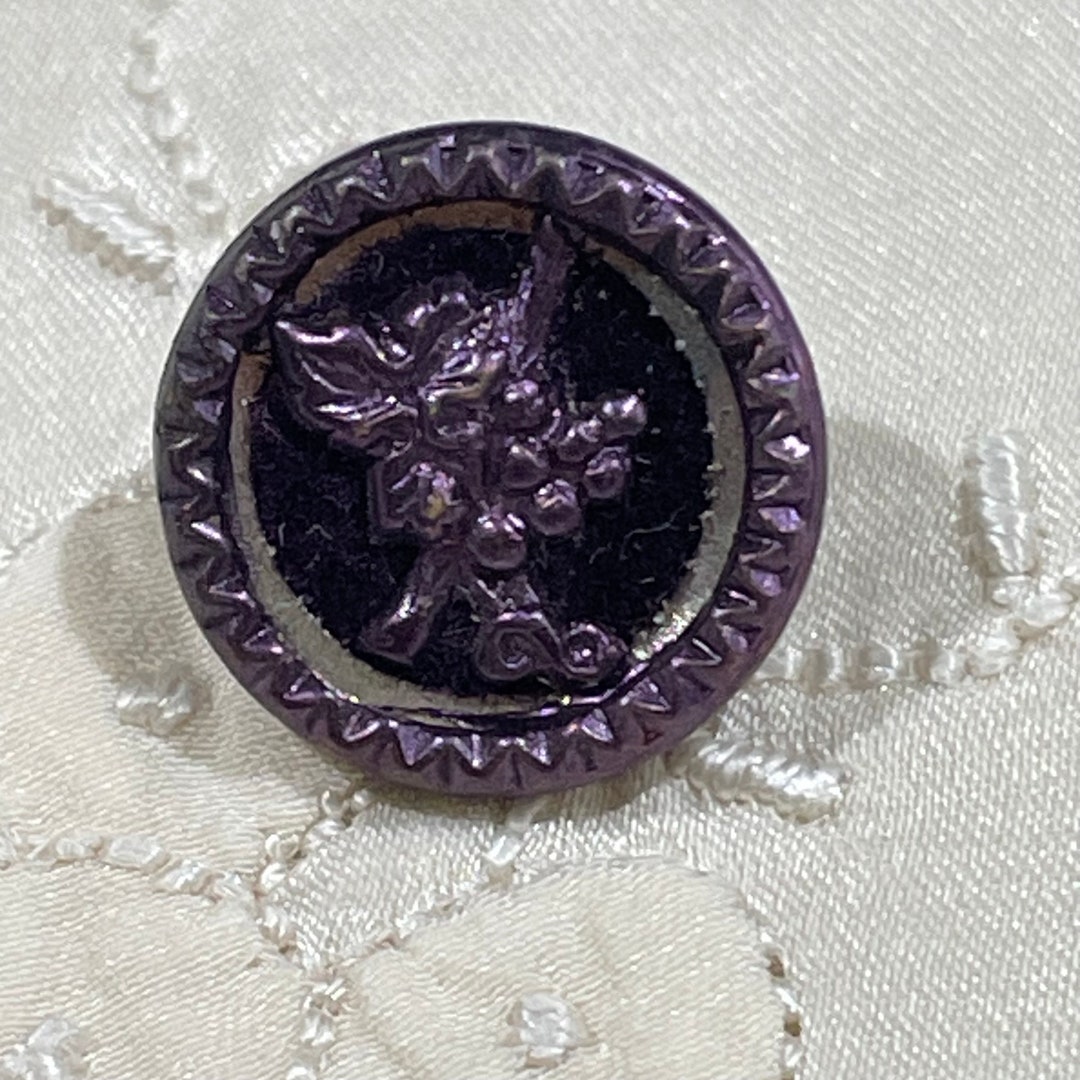 23 VIOLET Victorian Buttons Edwardian Buttons on Original Card, 1/2 ...