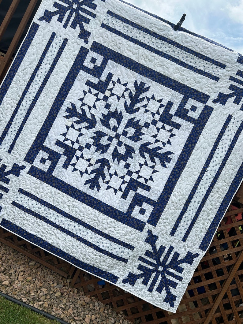 Queen Snowflake Quilt - Etsy