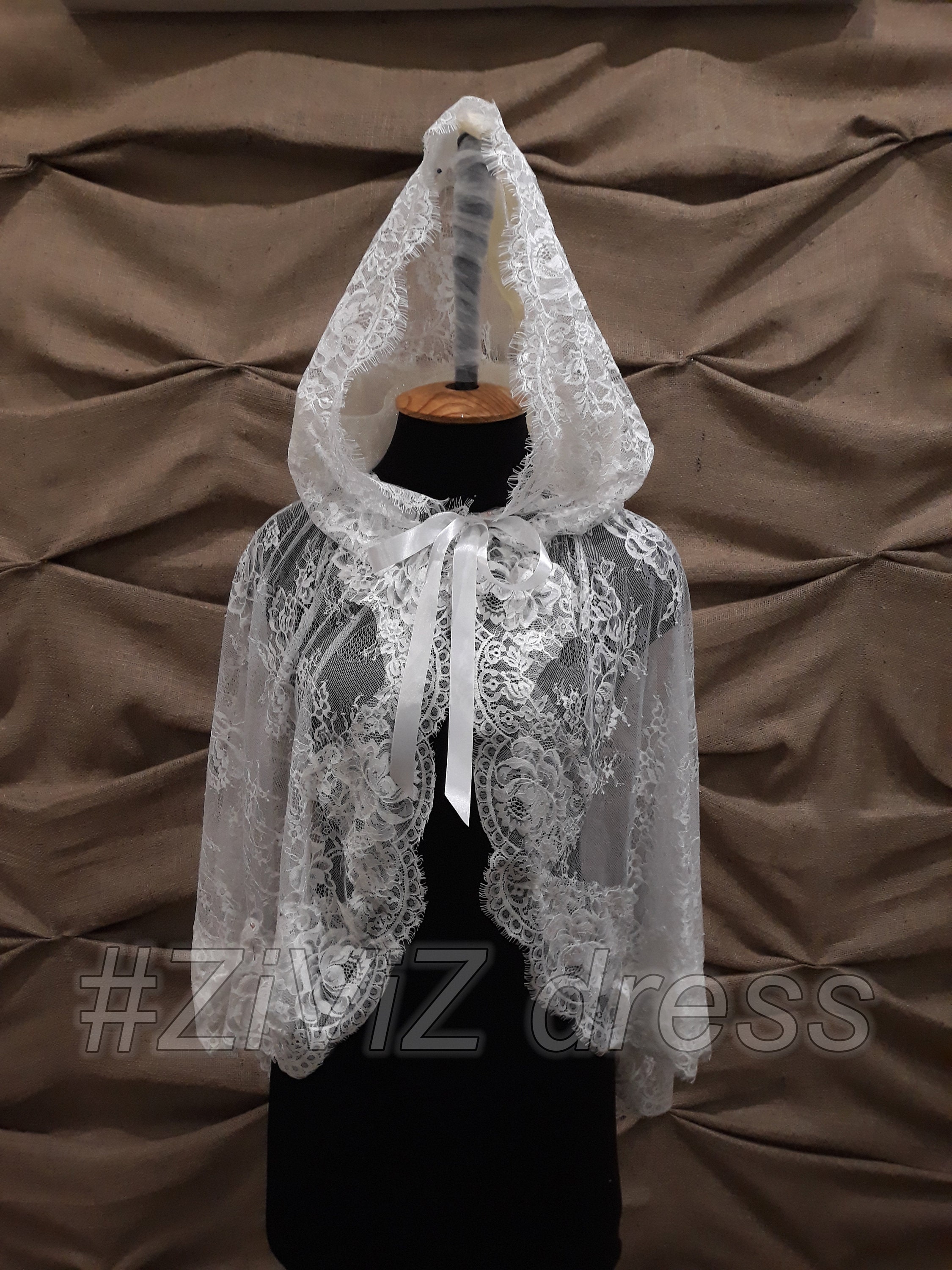 Wedding cape with hood Lace cape fingertip Wedding bridal | Etsy