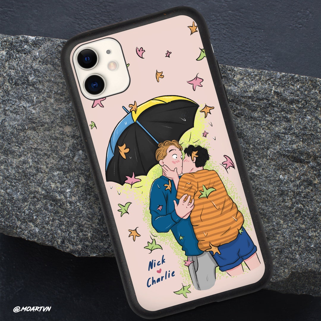 Heartstopper Phonecase, Nick and Charlie Kiss in Rain - Etsy Australia