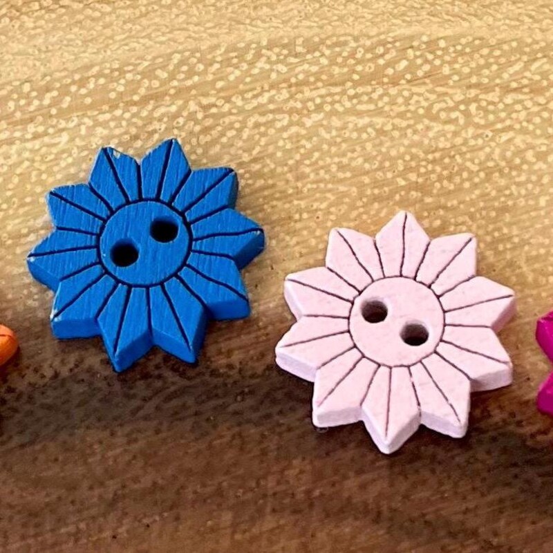 Daisy and Button - Etsy