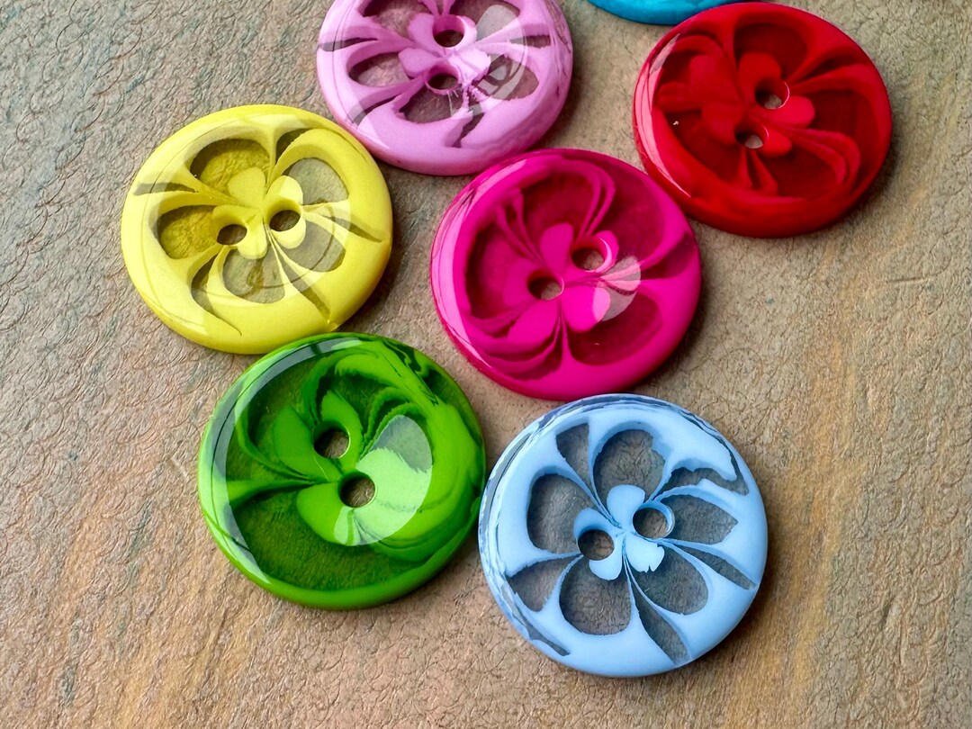 Floral Multicolor Opaque Resin Buttons 15mm 2 Eye Fastener (8 Piece Set ...