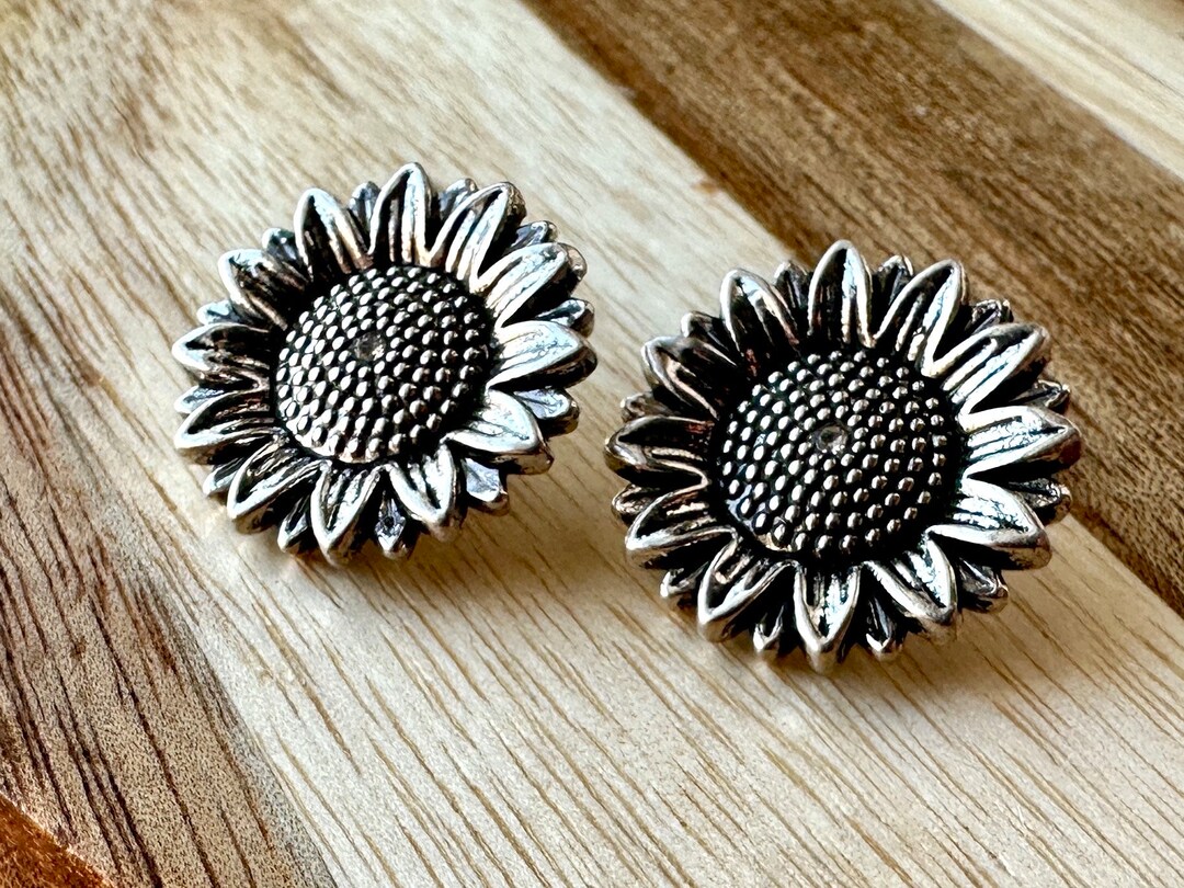 Silver Stunner Sunflower Shank Buttons 2 or 6 Piece 18mm Metal Floral ...