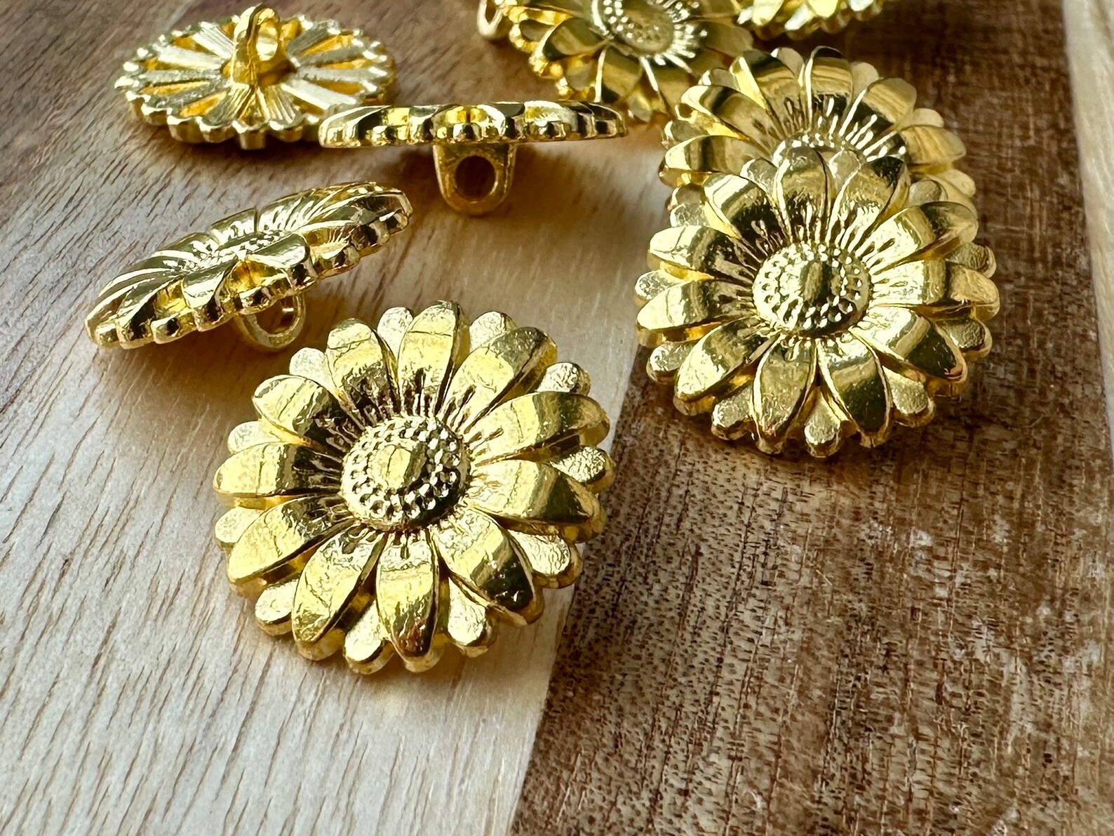 Gold Dahlia Shank Metal Buttons 2 or 6 Piece 17mm Metal Floral Buttons ...