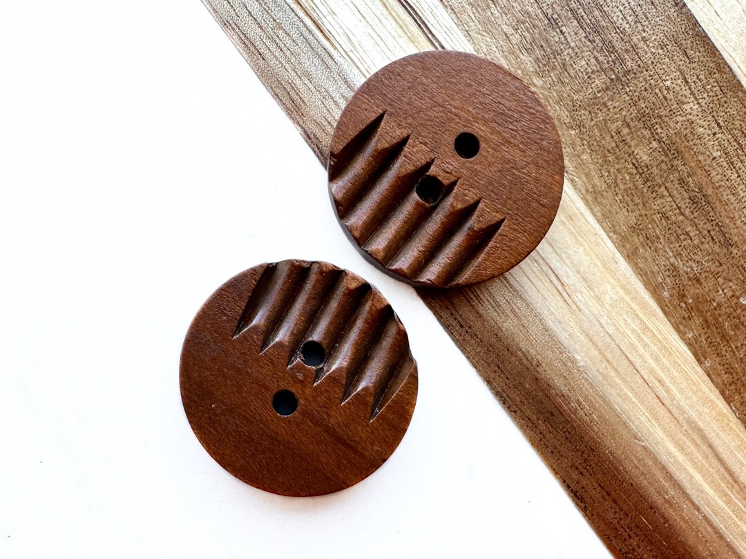 Bear Claw Brown Wooden Button 23mm Carved Button Minimalist Wooden 2 ...