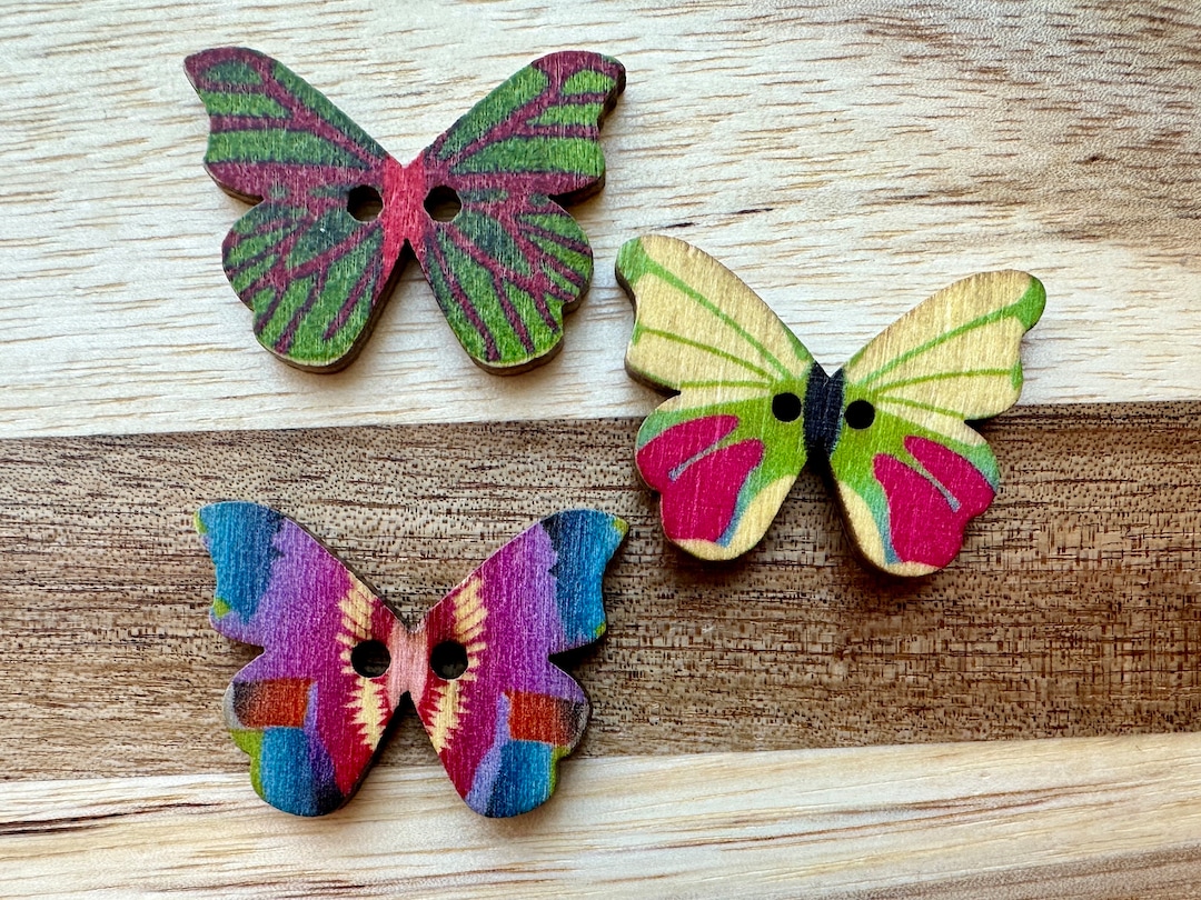 Butterfly Buttons for Sewing 26mm Random Mix 6 Peice Wooden Painted ...