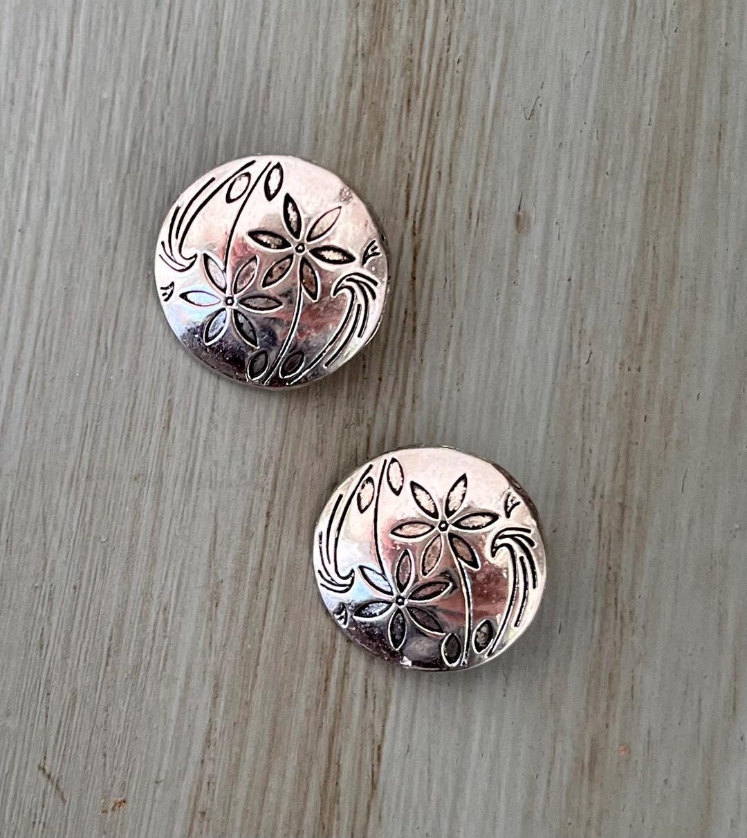 Vintage Silver Flower Metal Shank Button Aged Silver 17mm Metal Art ...