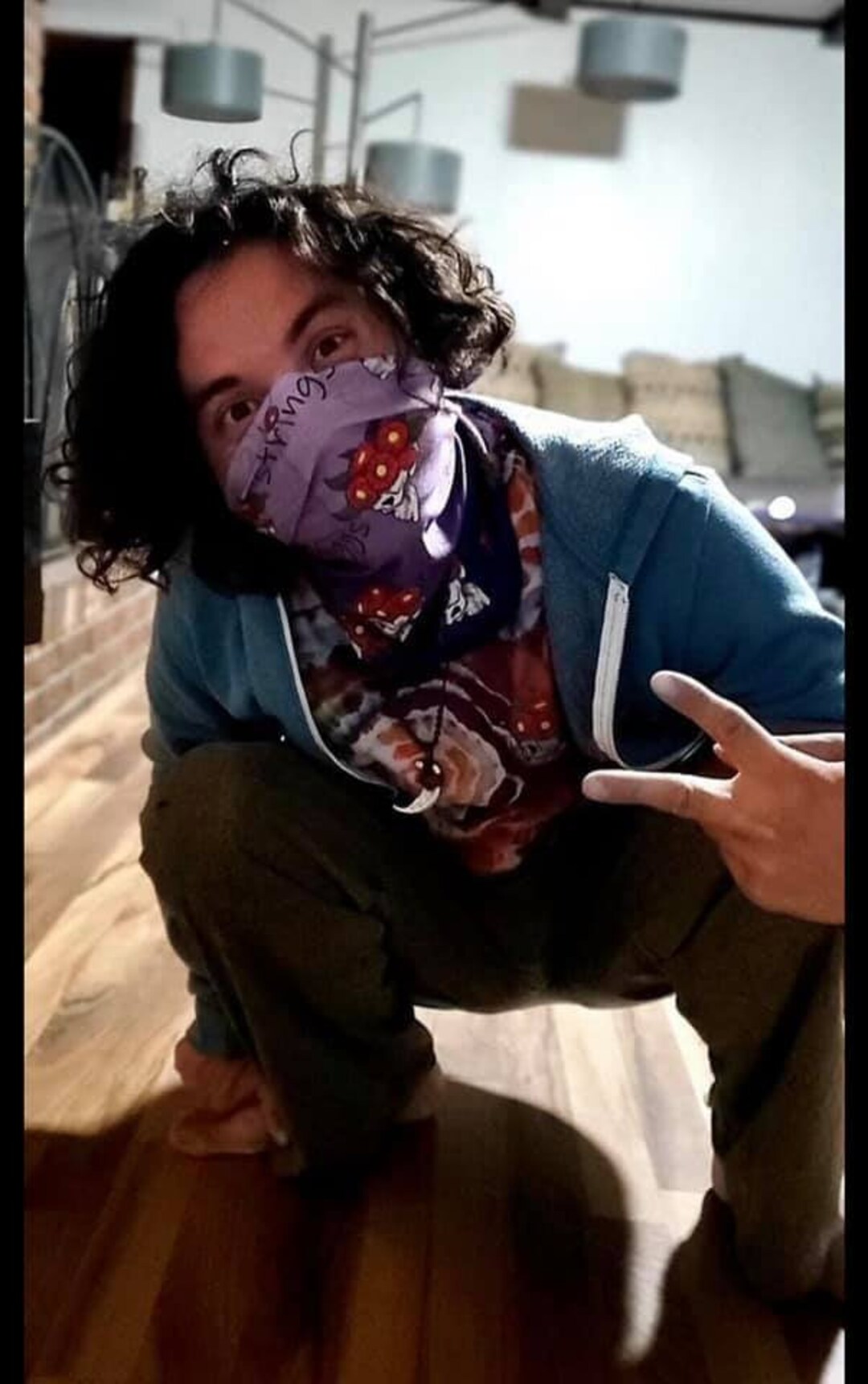 Red Daisy Buff / Mask - (billy Strings) - Etsy