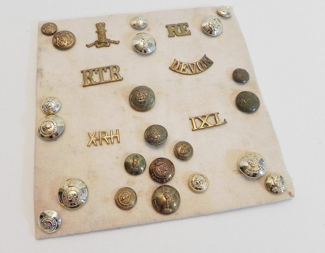 Assortment of Vintage British Military Buttons and Insignia - Etsy