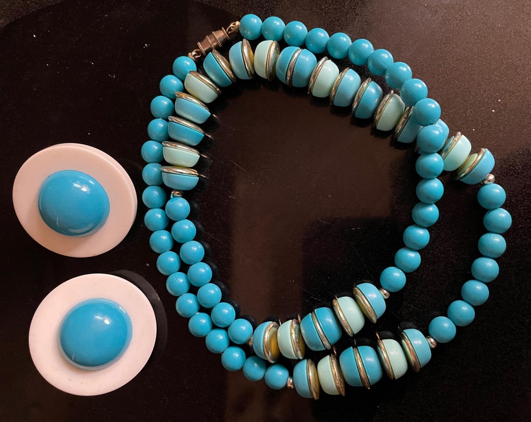 Vintage Turquoise Blue Plastic Necklace and Clip Earrings - Etsy