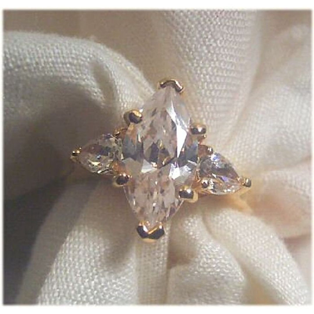 Stunning Vintage Diamond Look Ring Size 9 - Etsy