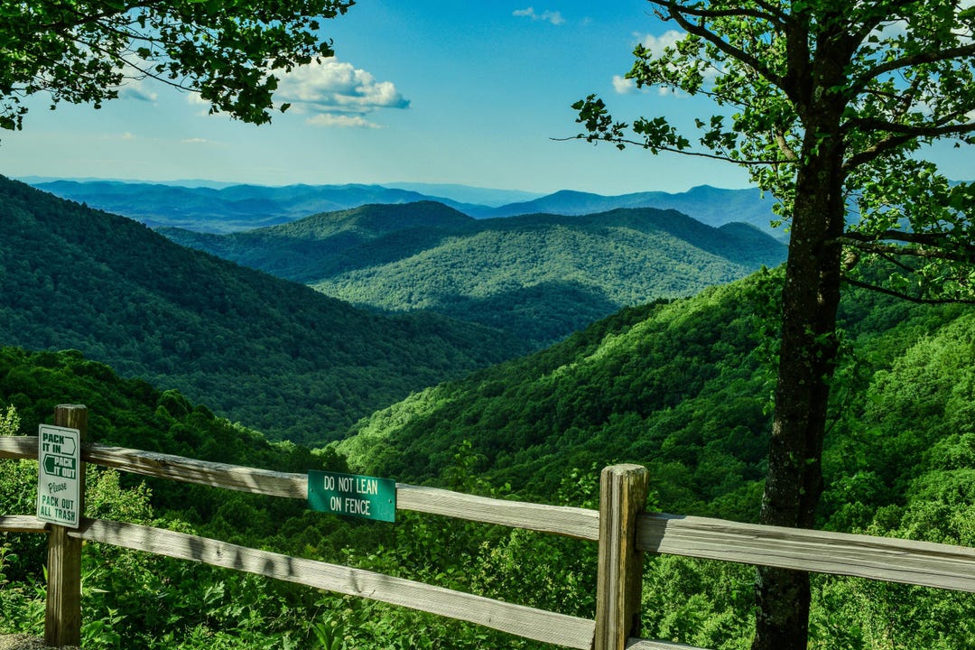 Hogpen Gap Overlook of the Blue Ridge Mountains and the Appalachian ...