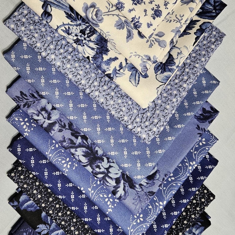 Blue Rose Quilt Fabric - Etsy